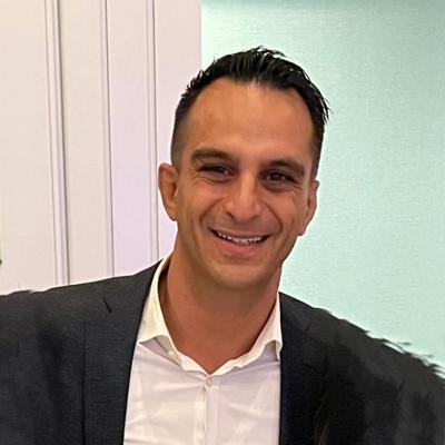 Successful Real Estate Agents Know: Communication Is Key