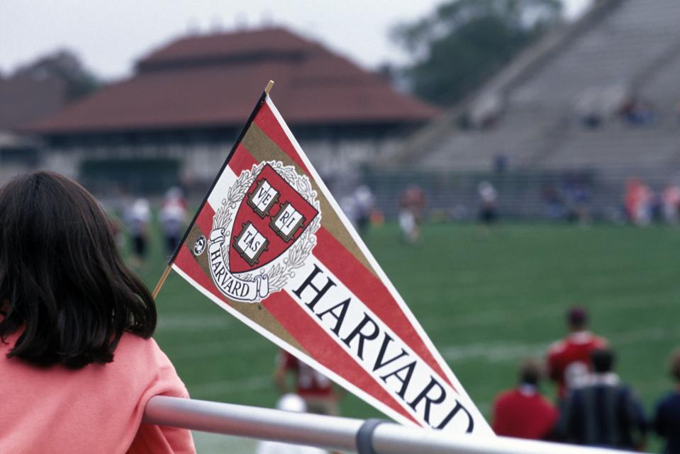 10 Application Tips To Stand Out To Ivy League Colleges During The ...