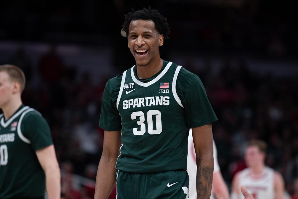 Dallas Mavericks Add 5 Players To Fill Training Camp Roster