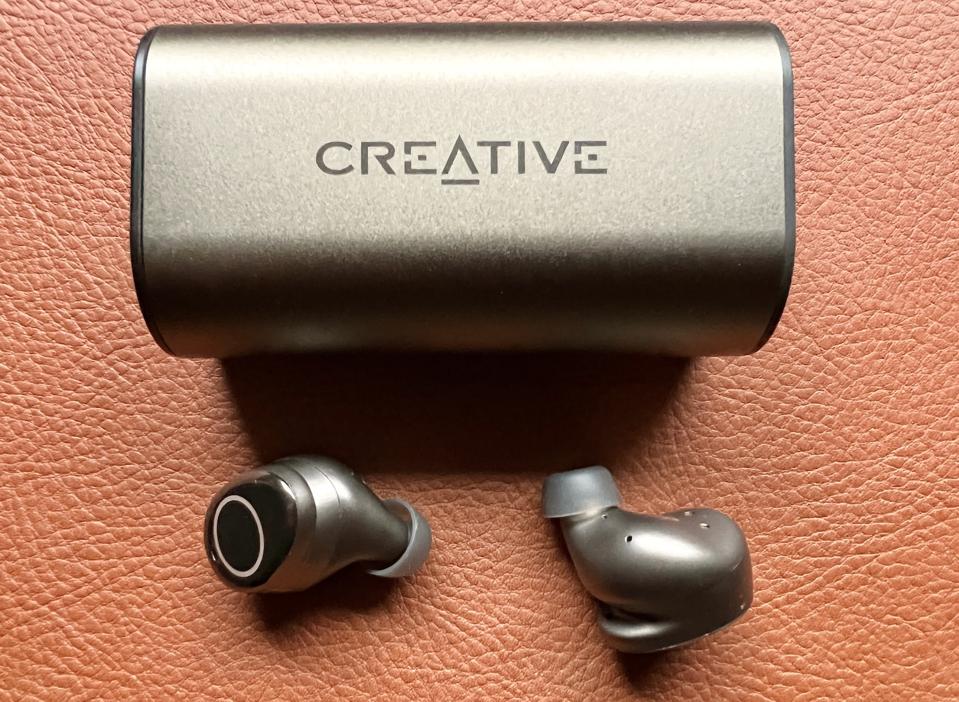 Review: Hands On With Creative’s Battery Champ, Outlier Pro Wireless ...