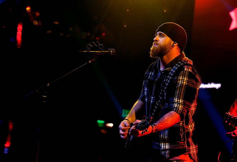 5 New Albums Debut In The Top 10 This Week, Including Brantley Gilbert ...