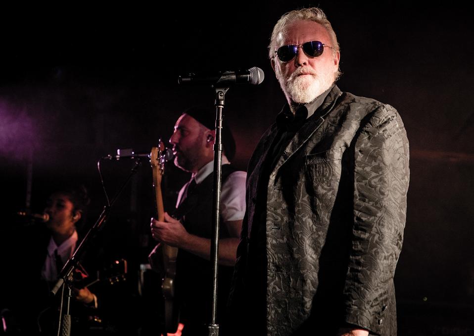 Roger Taylor Of Queen On New ‘Outsider Tour Live’ Album, Taylor Hawkins ...
