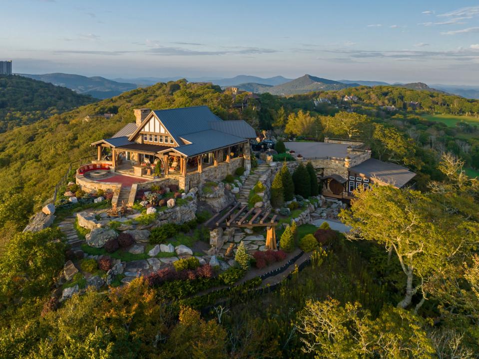 A $29.75 Million Home With Mountain Views Is The Most Expensive Home ...