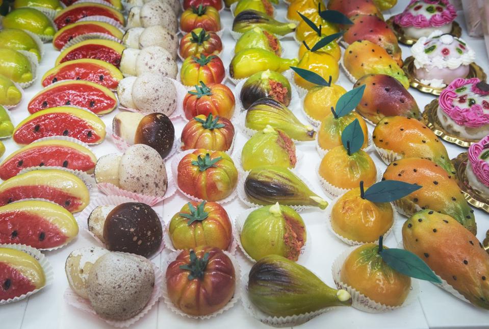 The Deceptively Life-Like Marzipan Fruits Still Made In This Italian ...