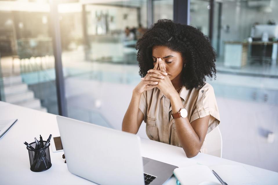 How To Deal With A Toxic Boss (Without Losing Your Sanity)