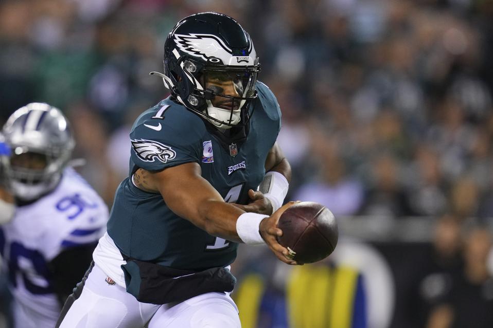 Steelers Vs. Eagles Betting Odds, Picks & Predictions: Philly To Remain ...