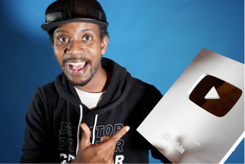 Creating Something Awesome: Telling Visual Stories With YouTube Creator Roberto Blake