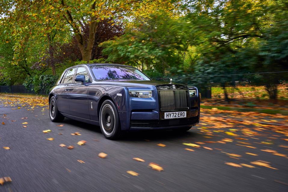Driving The Rolls-Royce Phantom 8 Series II