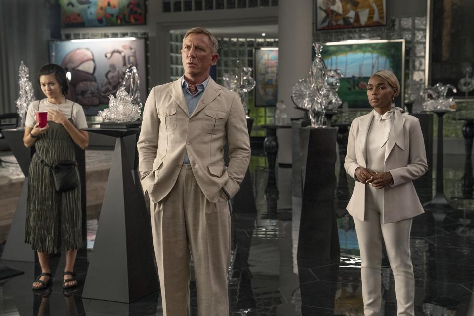 ‘Glass Onion’ Peels Back Potential Flaws In Netflix Release Strategy