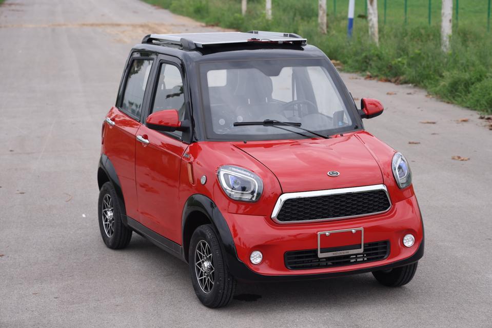 Drive For Free? Cute-As-Heck Wink ‘LSV’ EVs Soak Up The Sun’s Power