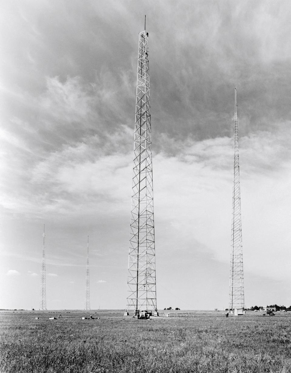 EV Makers Are Eliminating AM Radio, Infringing On Iconic Medium