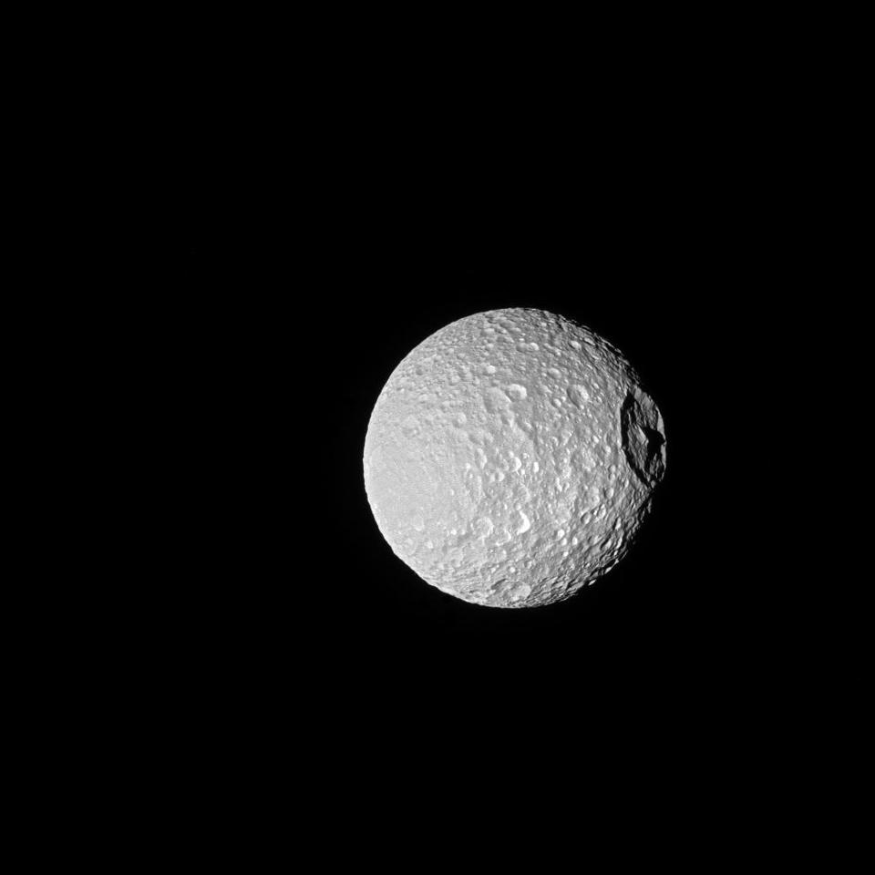 What Makes Saturn’s Moon Mimas Look Like The ‘Death Star’ Is New ...