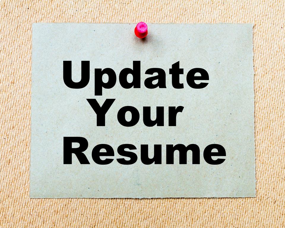 5 Signs That You Need To Update Your Resume