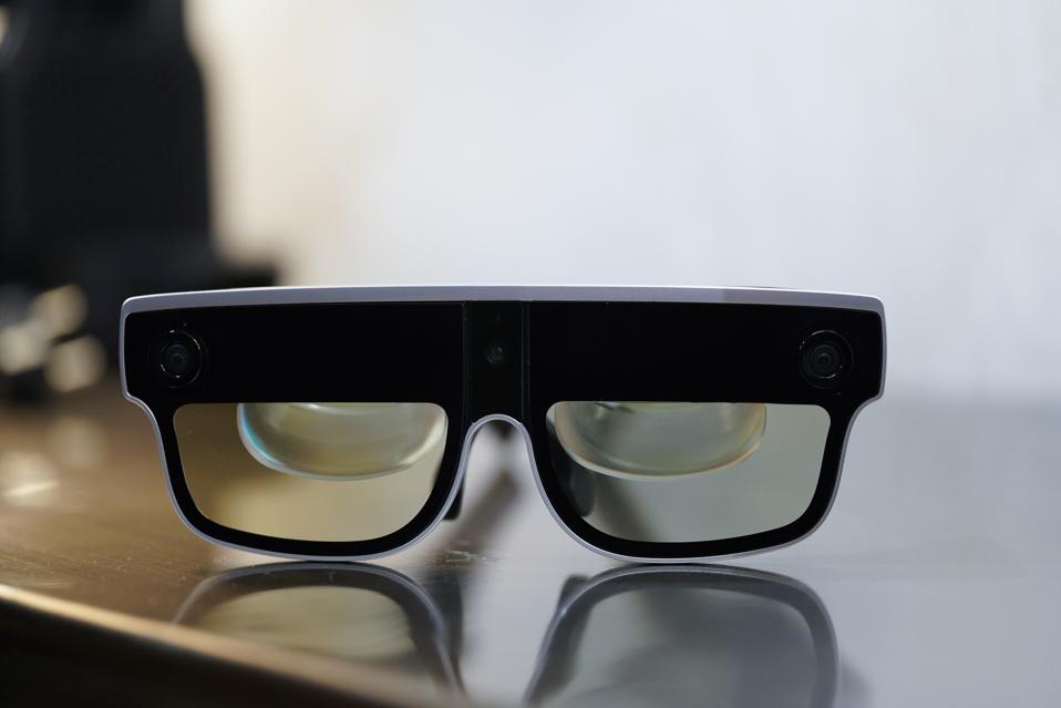 Xiaomi AR Smart Glass Hands-On: True Wireless Augmented Reality