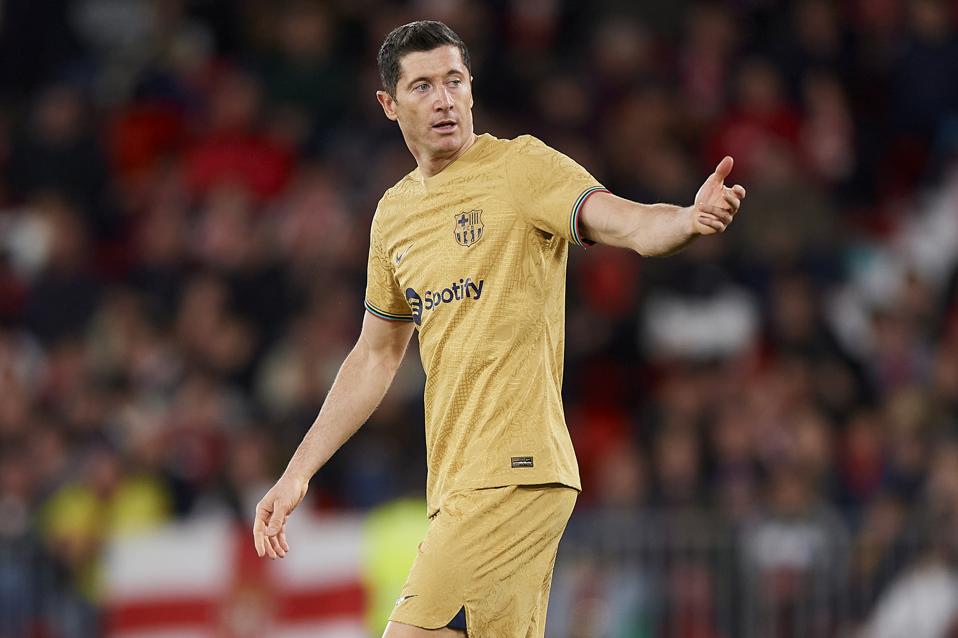 FC Barcelona Injury News: Robert Lewandowski To Return And Start ...