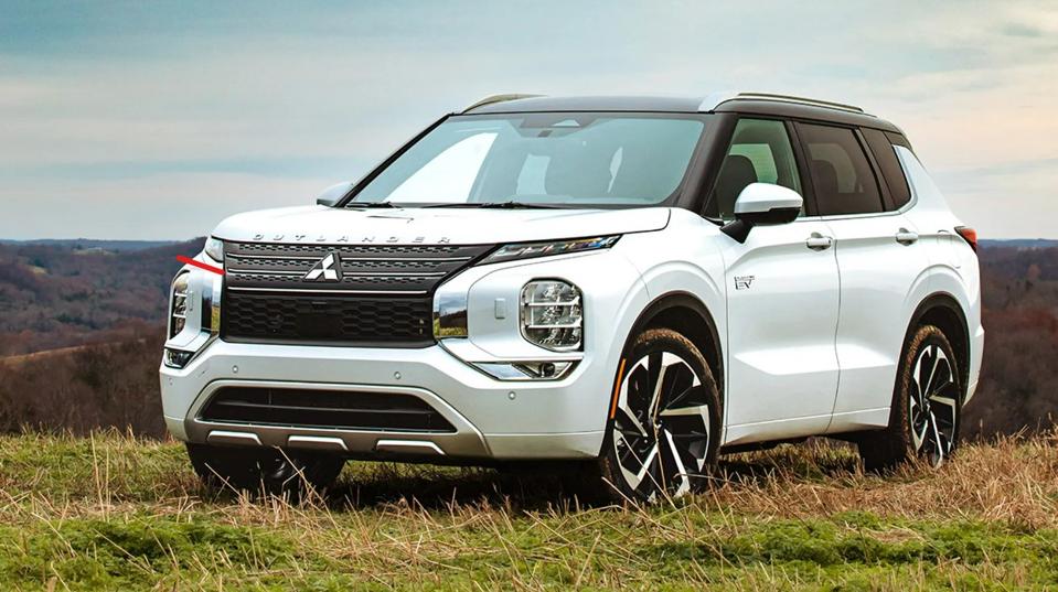 The 2023 Mitsubishi Outlander PHEV vs. The 2023 Lexus GX 460