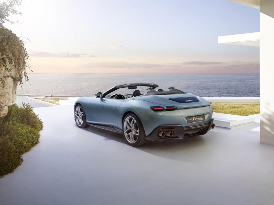Ferrari Unveils Roma Spider: First Look