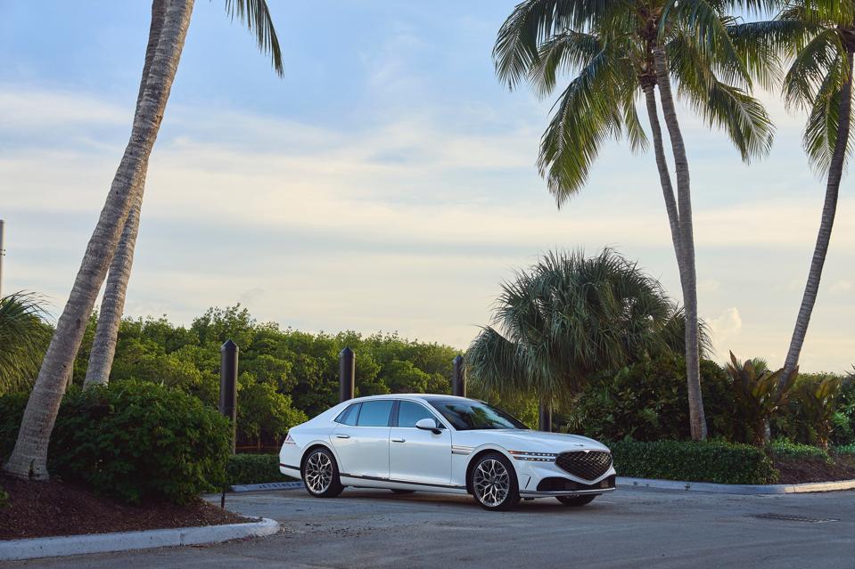 2023 Genesis G90 Review: An Unknown Icon