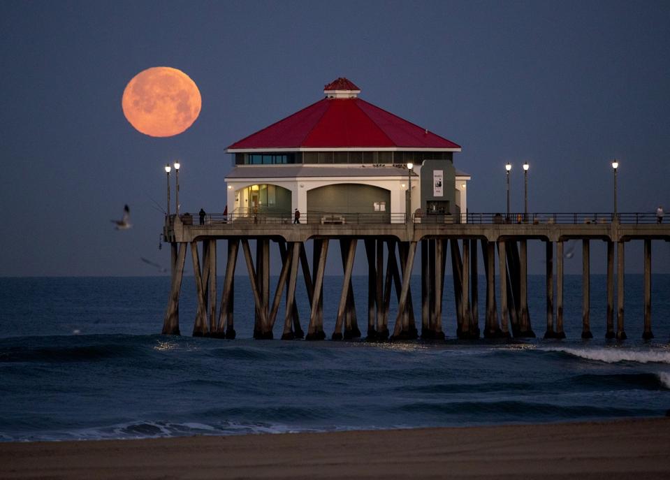 Exactly When To See The Full ‘Pink Moon’ Rise From Where You Are