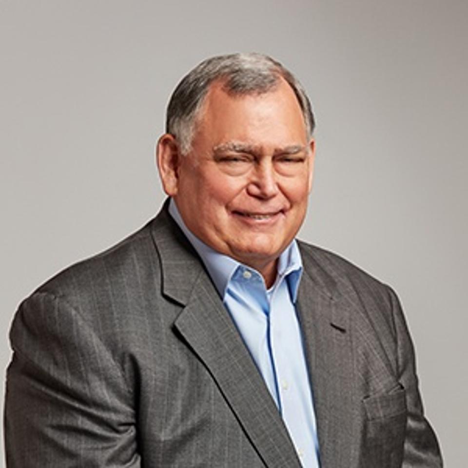 This CEO Shows How You Get Ahead By Not Hogging The Spotlight