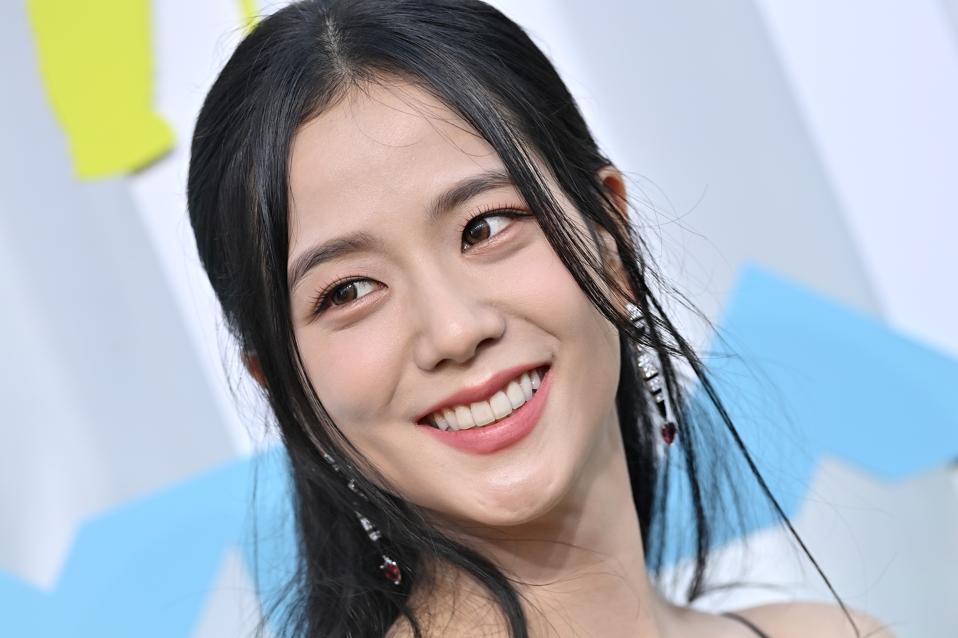 Blackpink’s Jisoo Joins A Small Club Of Solo Female Korean Artists With ...