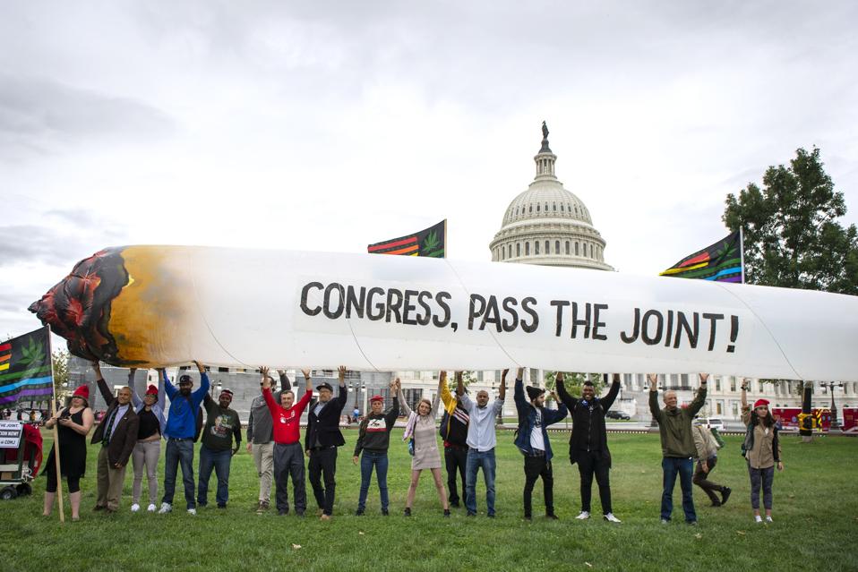 U.S. Lawmakers File Bipartisan Bill To Prepare For Federal Marijuana ...