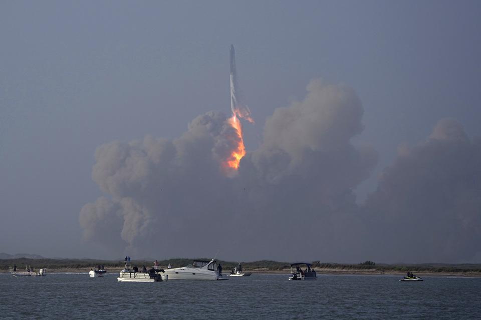 SpaceX Starship Flies High But Suffers A ‘RUD’ Halfway To Space