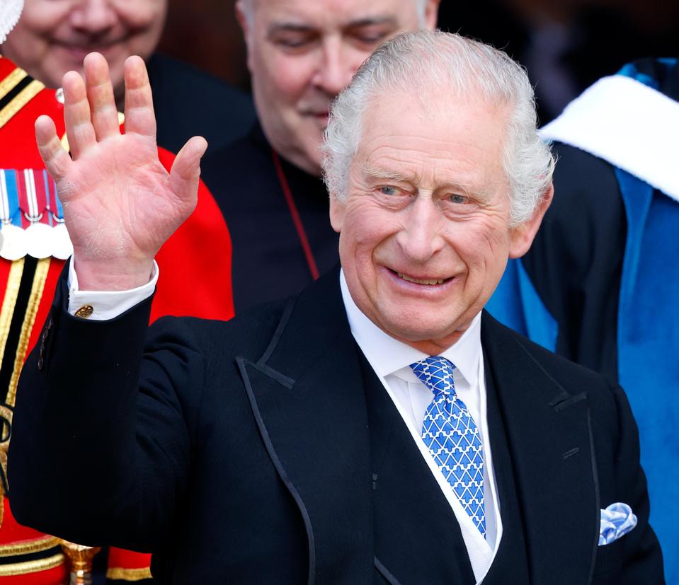 ‘King Charles Sausage Fingers’ Is Trending, Here’s What May Cause ...