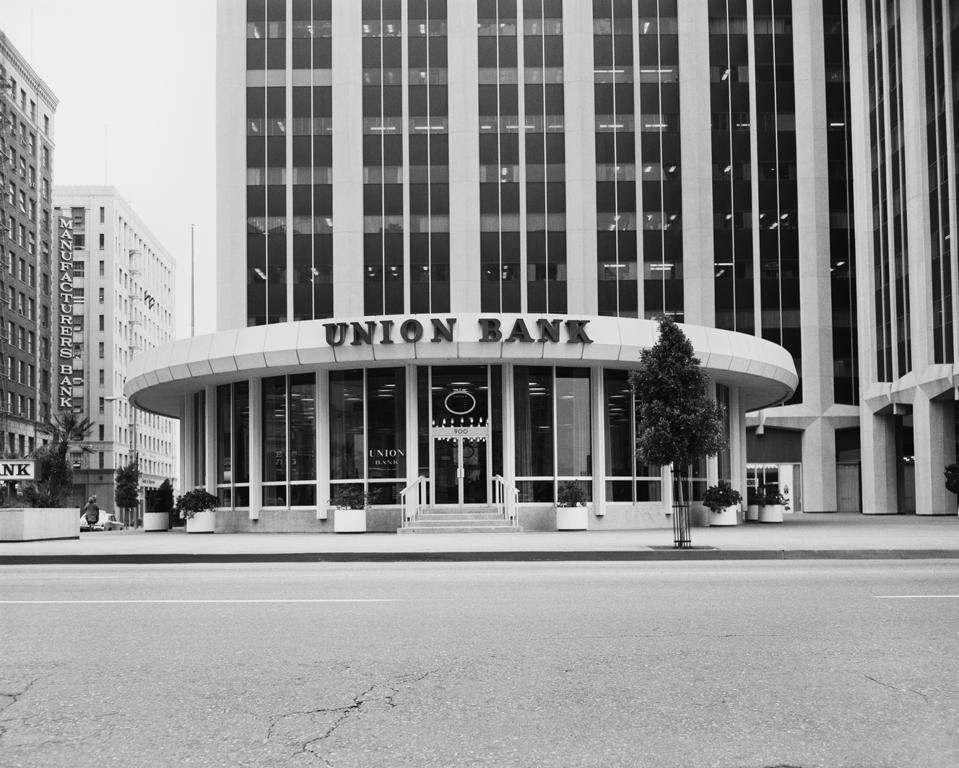 How To Protect Yourself From The Risks Of The Banking System And US Dollar