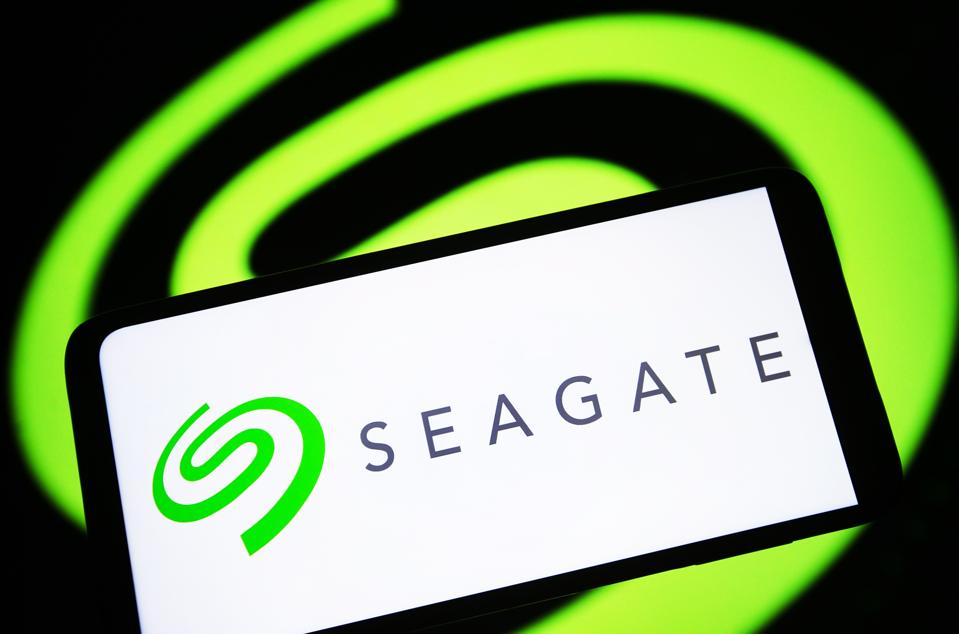 Pick Seagate Stock In This AI Boom?