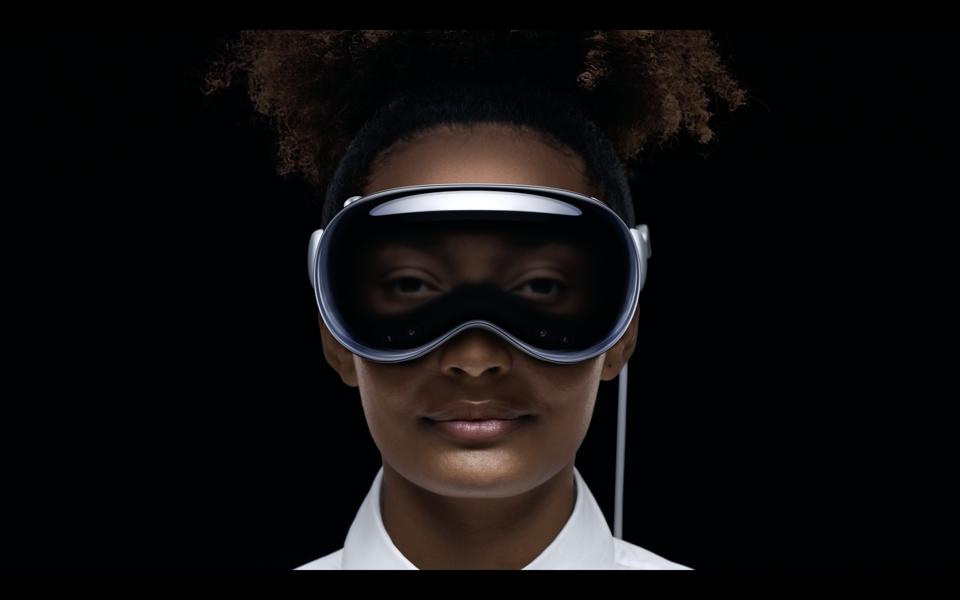 Apple’s Vision Pro Headset Reinvents Personal Computing