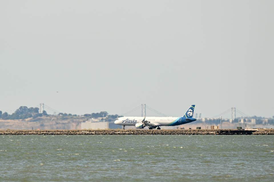 Alaska Airlines And CLEAR Partner Up, Give Enrollees Up To 1,500 Miles