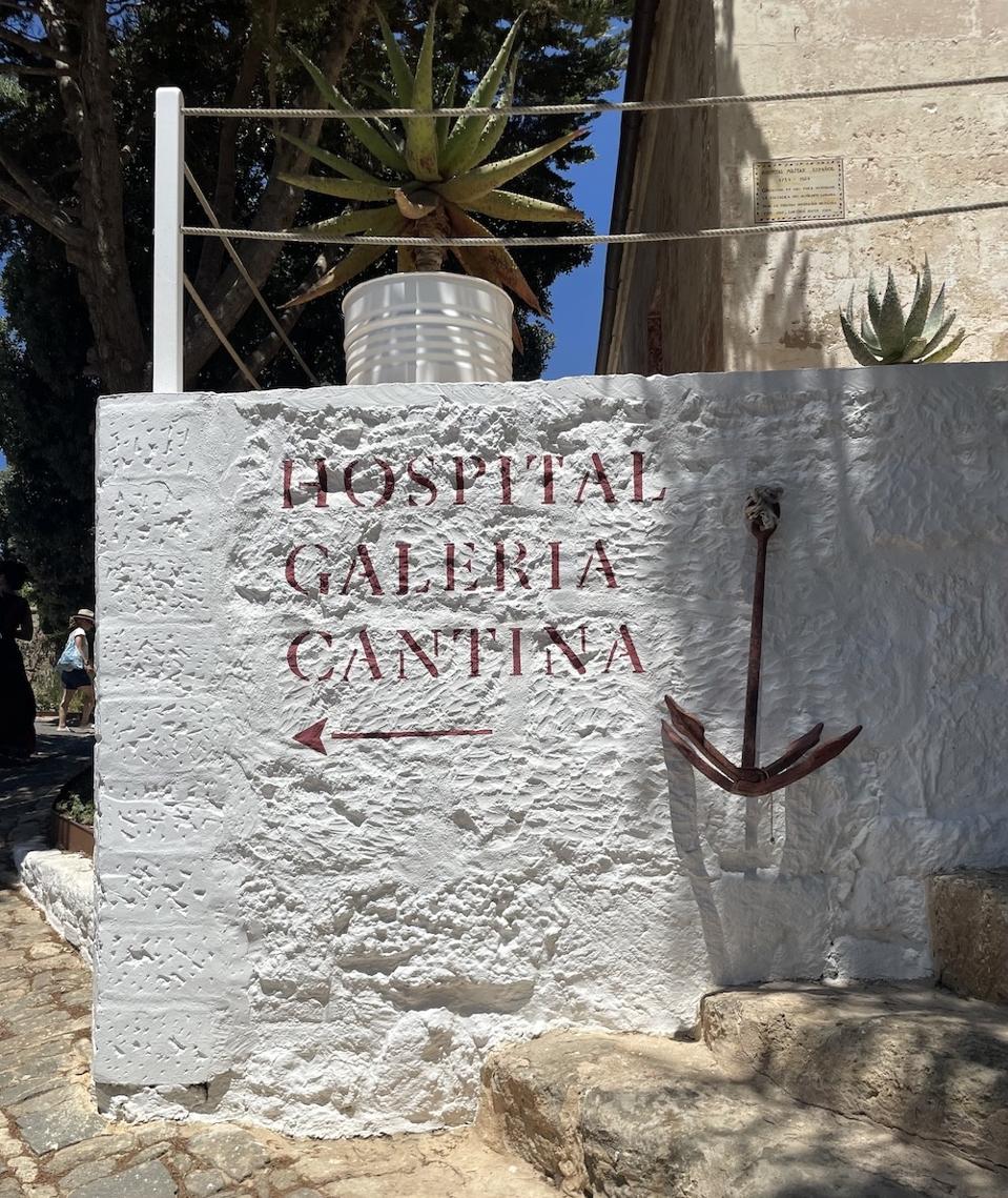 Hauser & Wirth gallery and experiential art