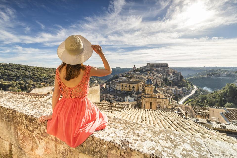 Dress codes and what to wear for churches and swimwear in Italy