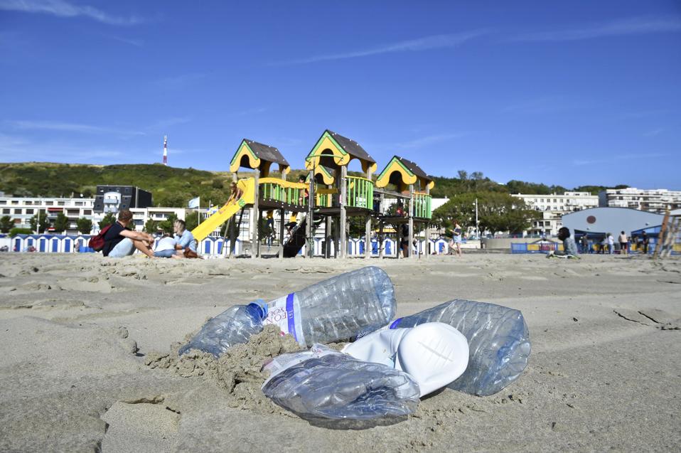 Banning Five Key Products Essential For Waste-Free Beaches, Study Finds