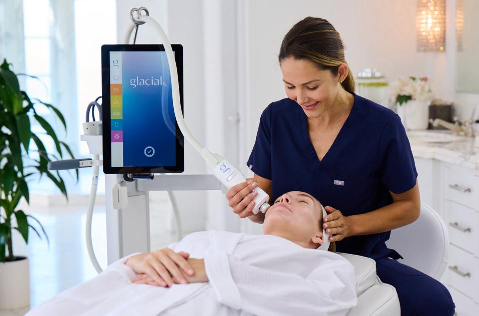 Beat Skin Inflammation With The Cooling Lunchtime Treatment Glacial Rx