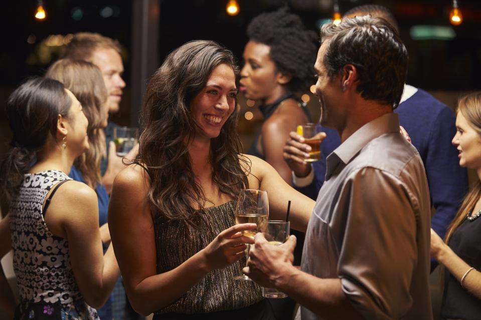 A Psychologist Analyzes The New Dating Trend Of ‘Open Casting’