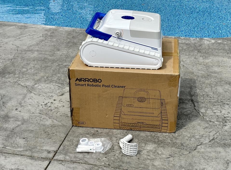 Review: AiRROBO PC100 Pool Cleaning Robot