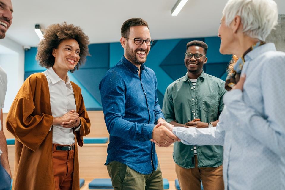 How to Successfully Onboard And Build Relationships With New Hires