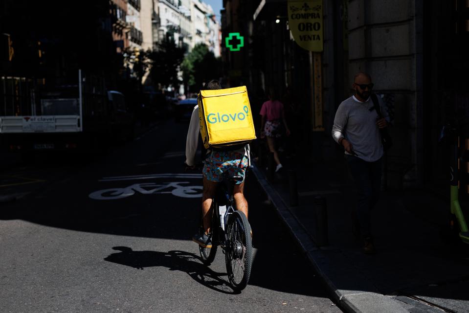 As Heatwaves Scorch Europe, Food Delivery Companies Dial It Back