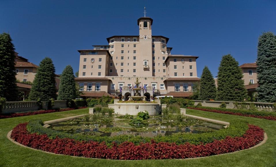 Iconic Broadmoor Resurrects Its Favorite Traditions