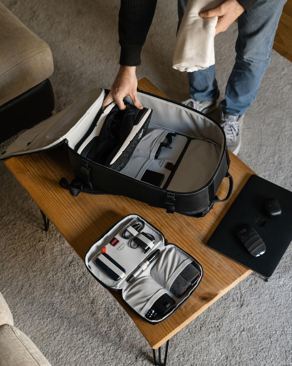 Ekster Techs Out The New GRID Backpack