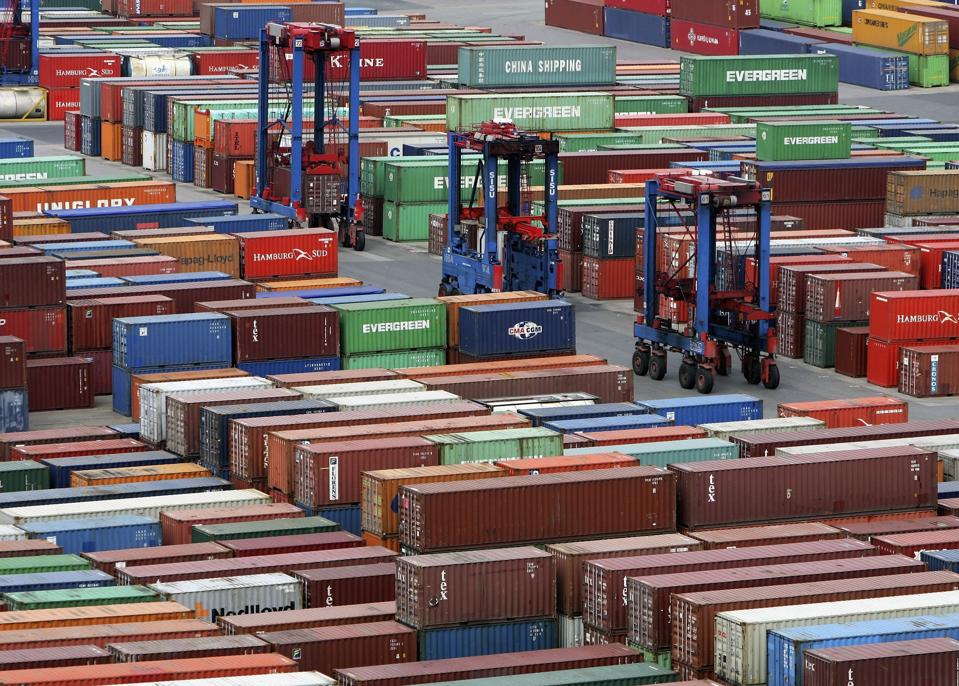 What’s The Difference Between Logistics And Supply Chain Management ...