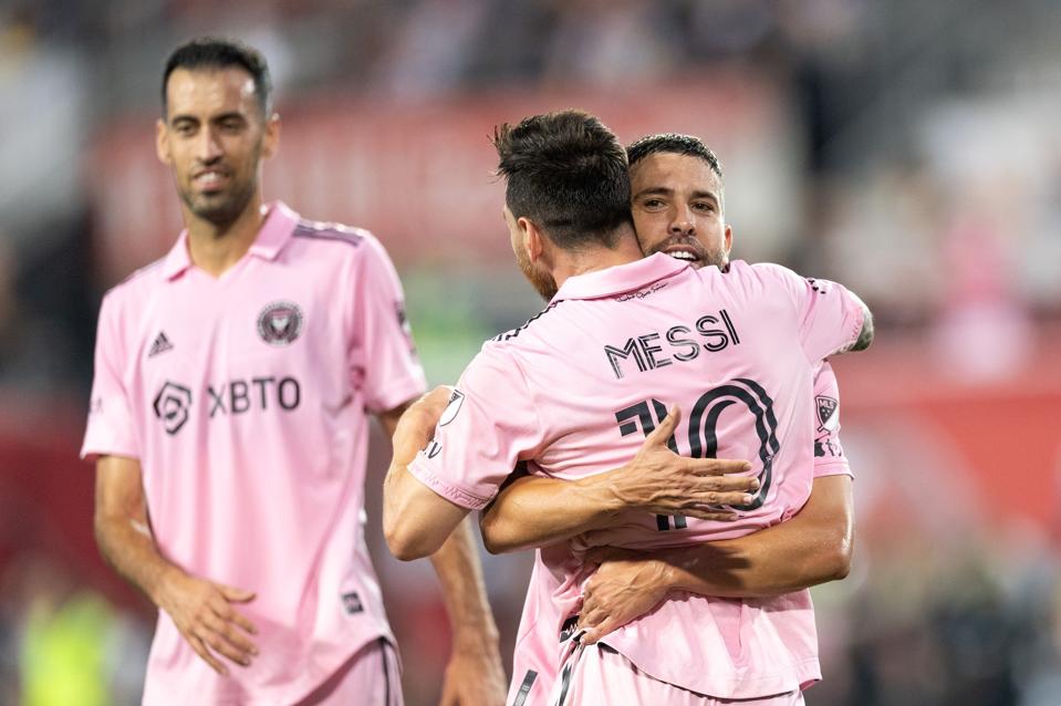 New York Red Bulls Show Lionel Messi Mania Will Test MLS Clubs ...