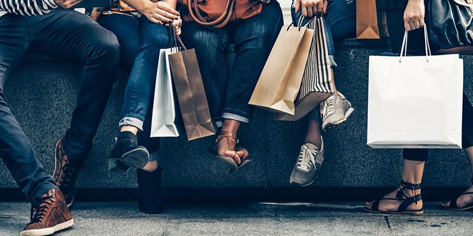 Retail Execs Brace For A Lean Holiday Season