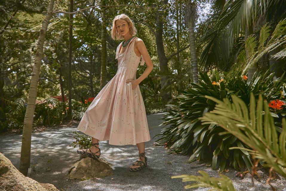 What To Pack For A Tropical, Luxe Retreat