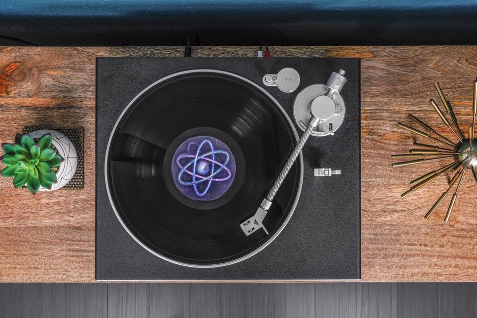 Victrola Announces Two New Premium Bluetooth Turntables