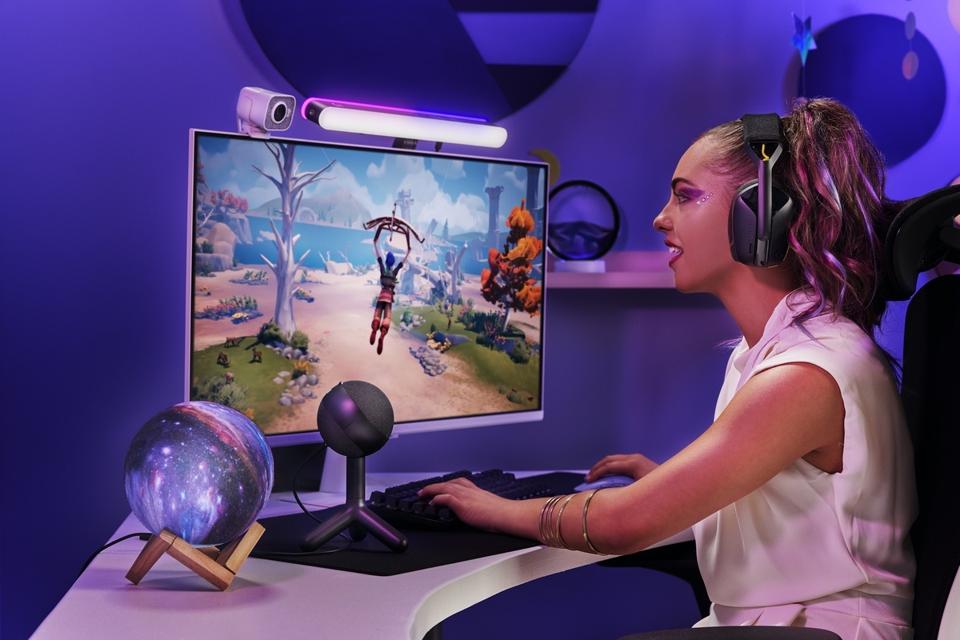 Logitech Launches New Two-Way Light And Two Microphones For Gamers