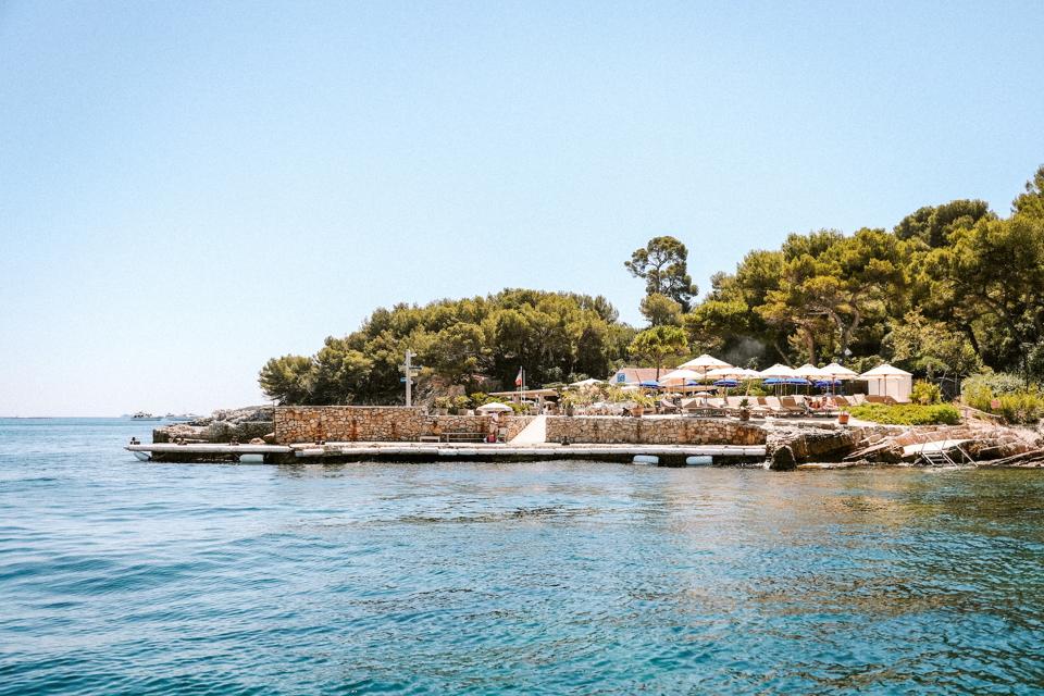 La Guérite: The Exclusive Cannes Beach Club Accessible Only By Boat