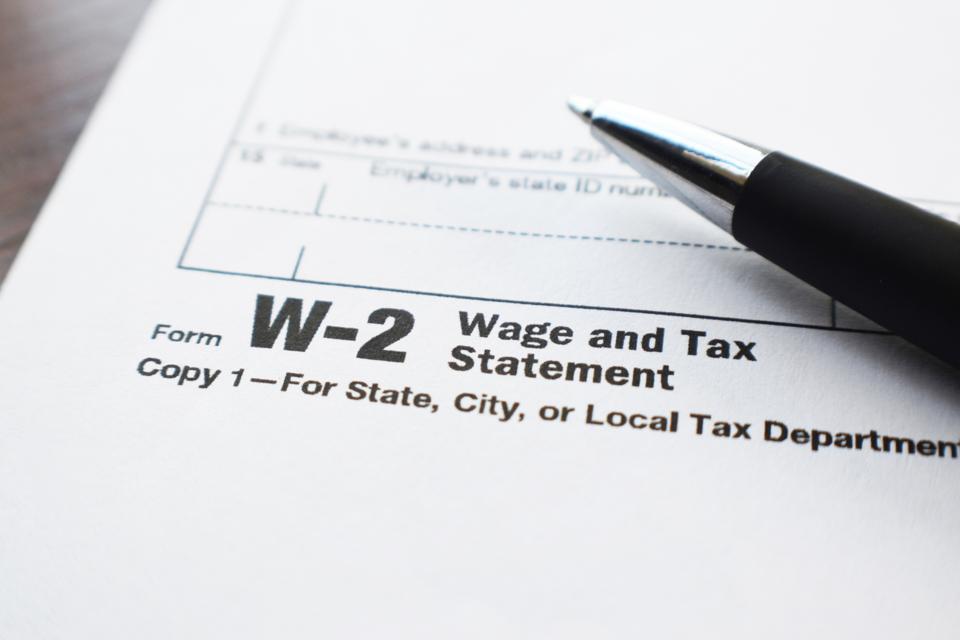 IRS E-Filing Threshold Drops To 10 For W-2s, 1099s